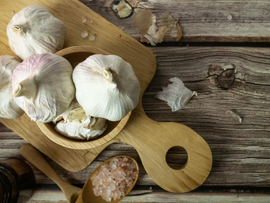 Garlic for Alopecia: Does it Actually Work to Fix Hair Loss? - Healthy ...